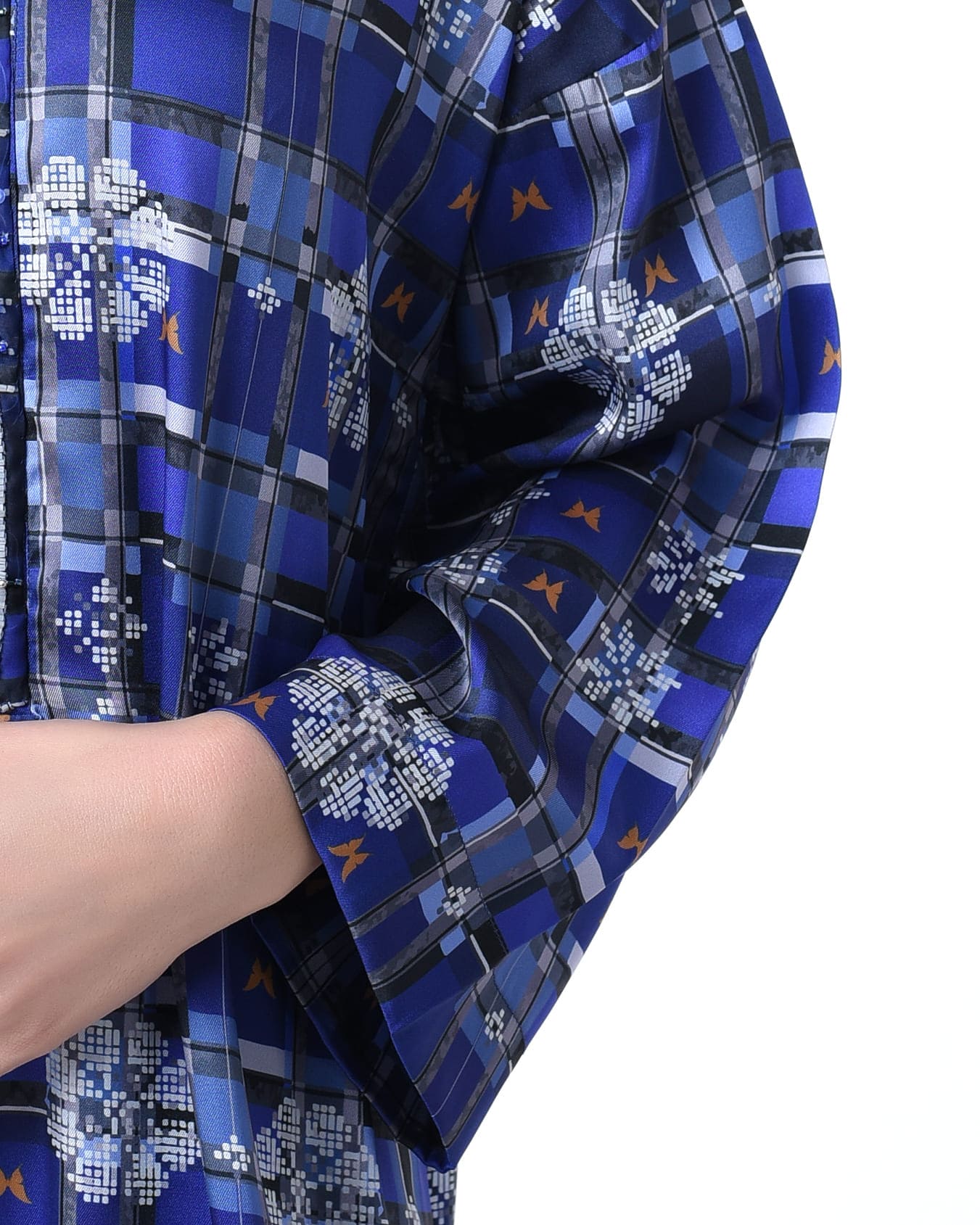 QADEEJA – Radzuan Radziwill Online Store